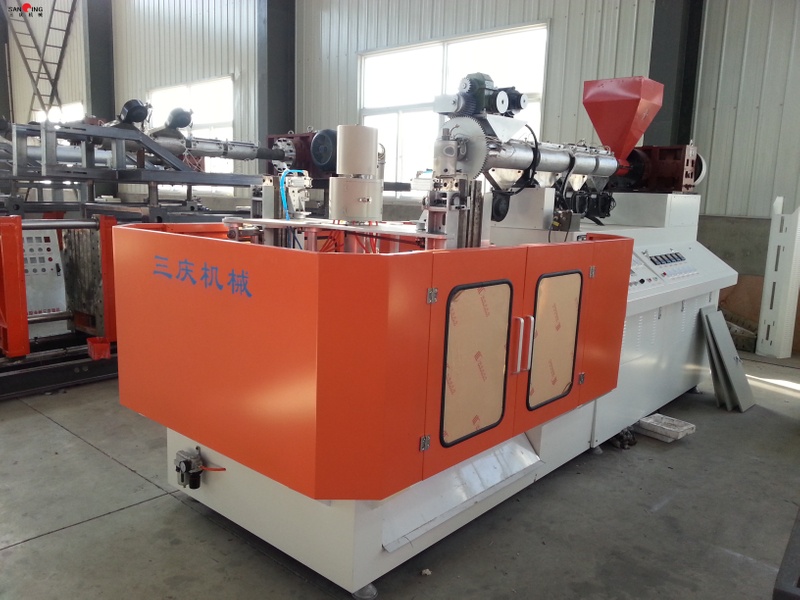 SQ-9 Plastic Pipes and Tubes Blow Molding Machine